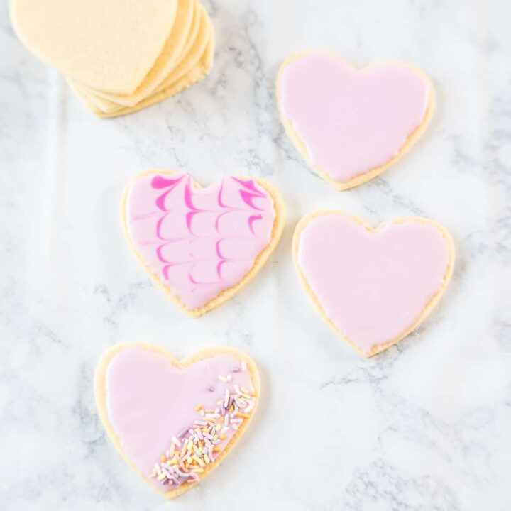 How to Make Icing with Powdered Sugar and Water - Pass The Butter