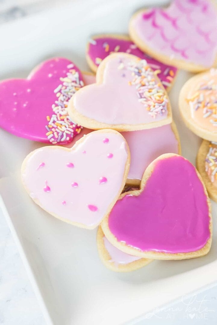 How to Make Icing with Powdered Sugar and Water - Pass The Butter